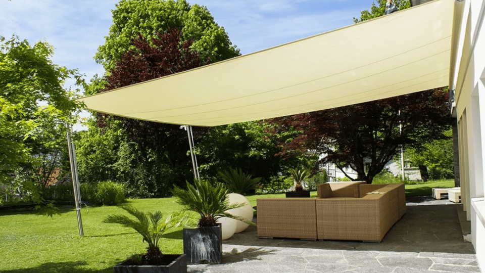 Garden terrace Appenzell: Elegant sun shading with a system